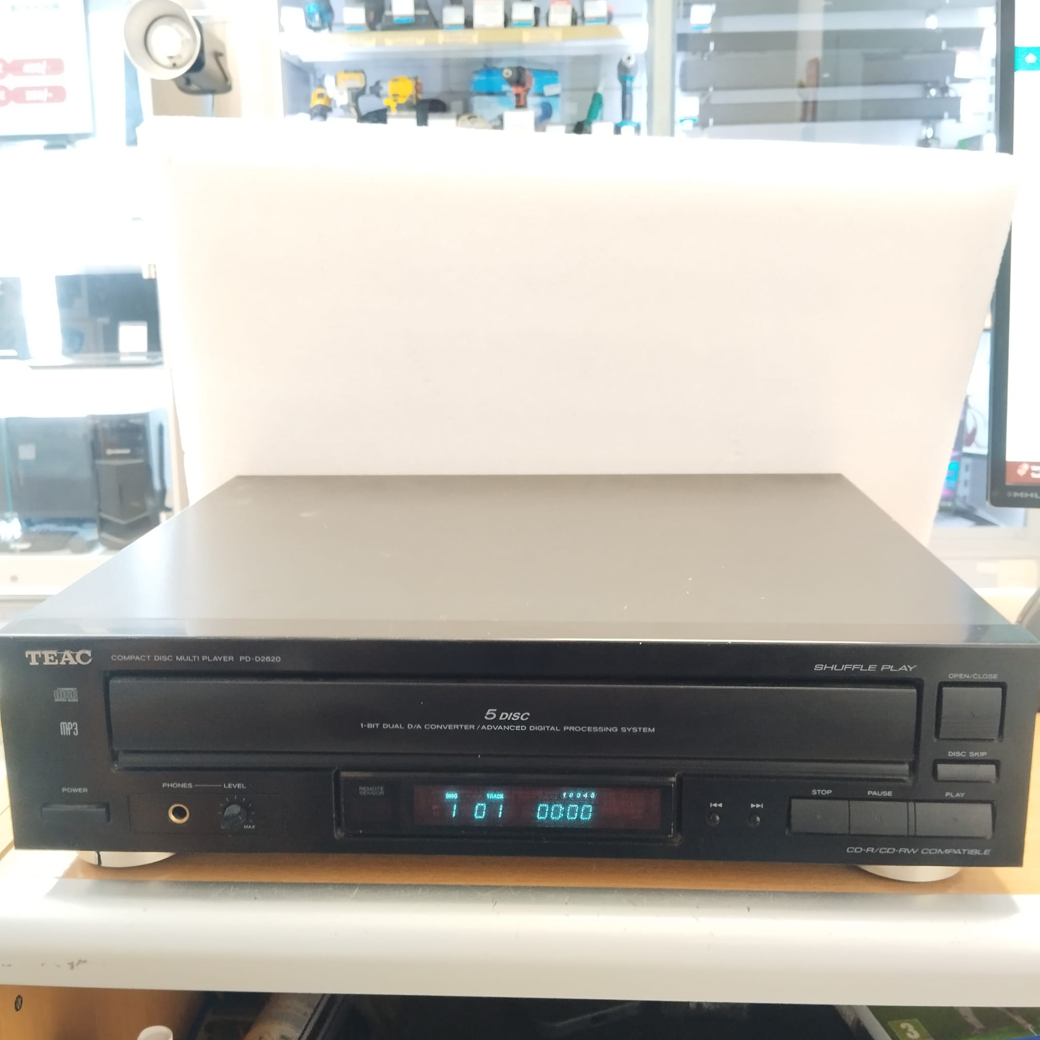 Pre-owned TEAC PD-D2620 Compact dics multi player - Own4Less